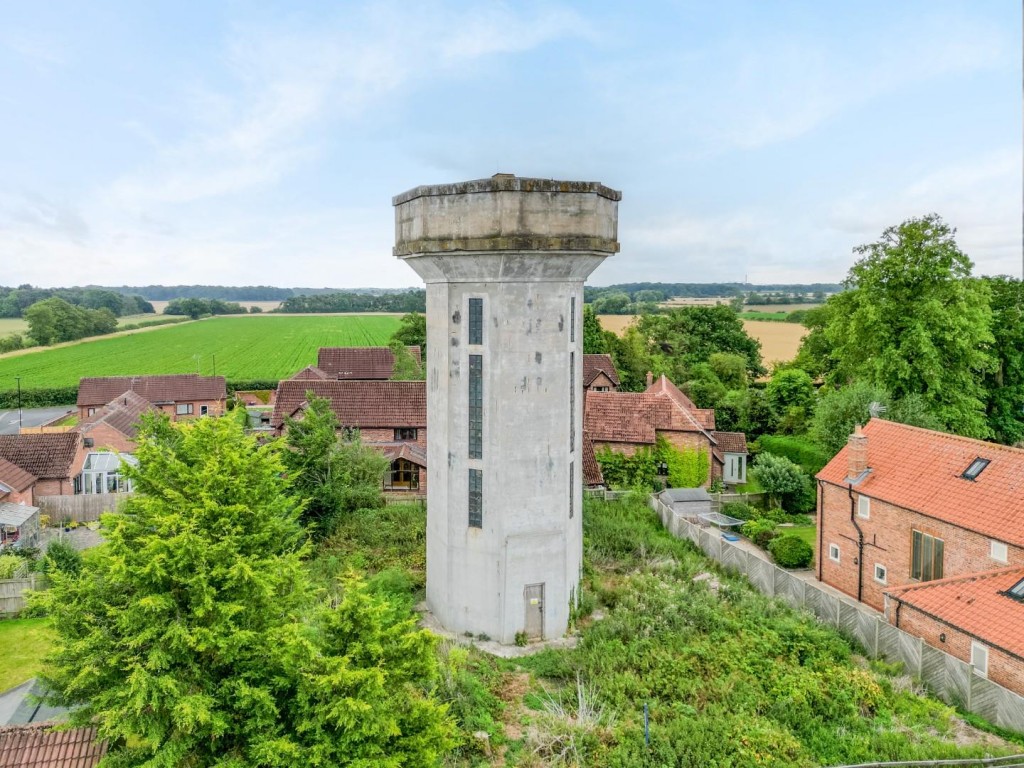 Water Tower Enclosure, Back Lane South, Main Street, Wheldrake, York ...